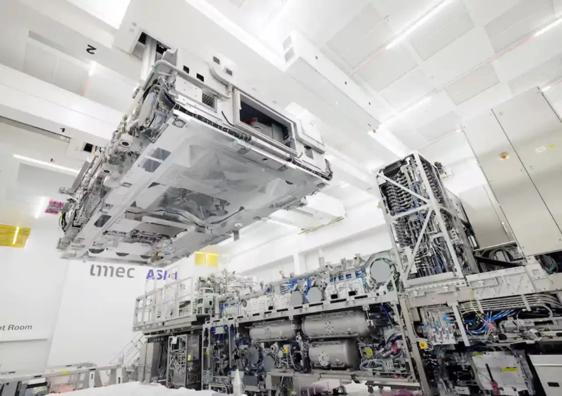 China EUV Lithography Breakthrough Threatens ASML Monopoly